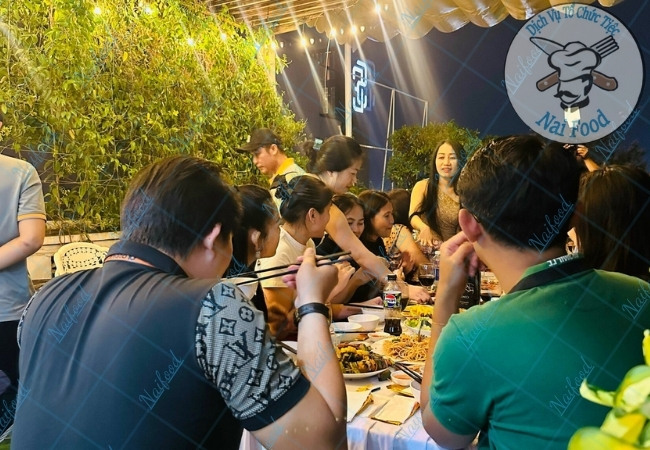 Dịch vụ Đặt tiệc BBQ tại nhà NAIFOOD chỉ từ 235k/ng